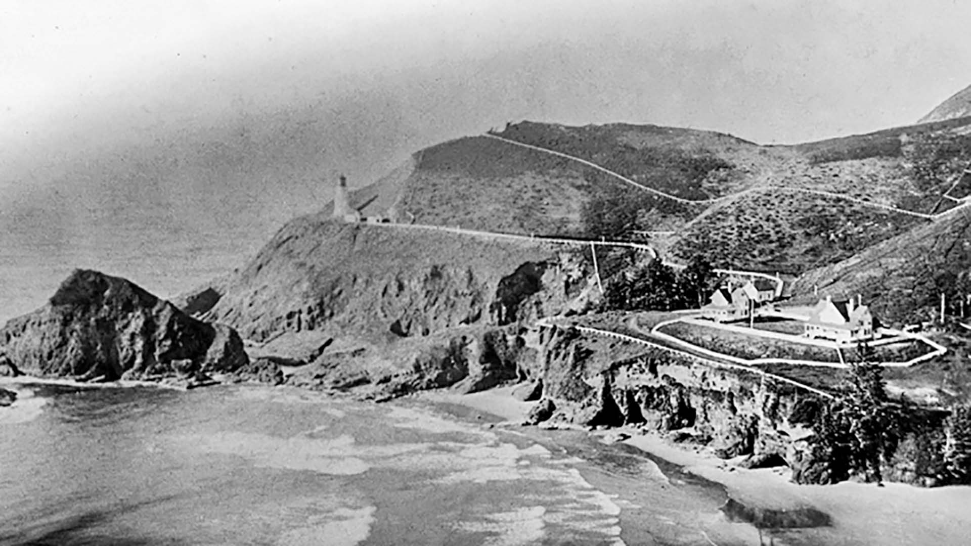 Beacon Background: The Heceta Head Lighthouse - 48° North