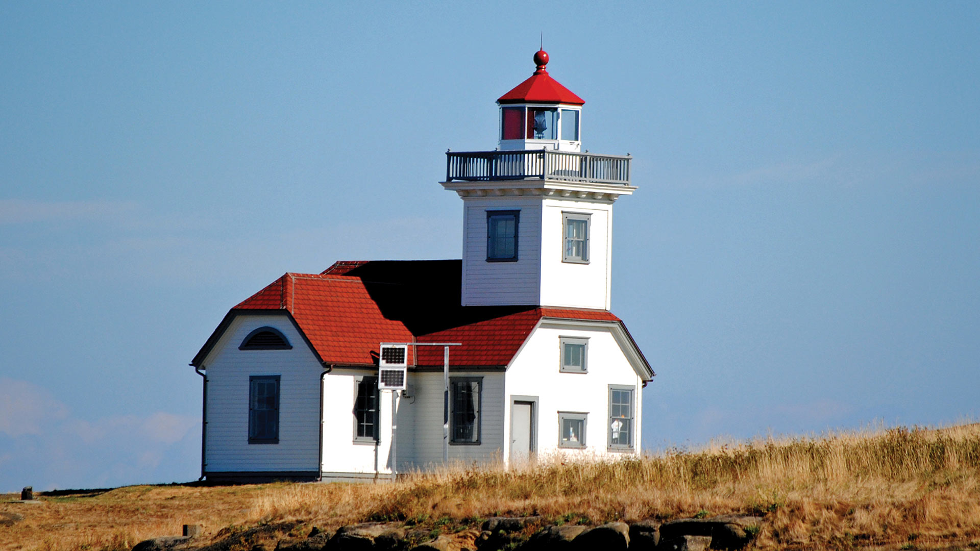 Beacon Background:Patos Island Lighthouse - 48° North