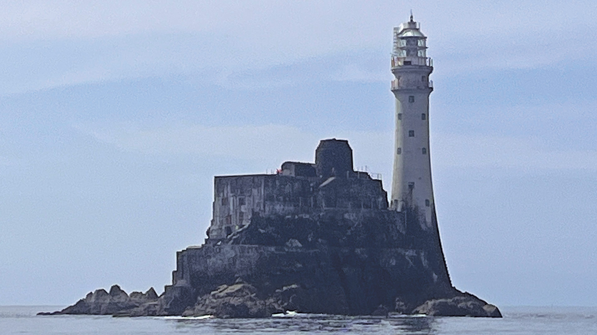 Red Ruby Report: PNW Sailors take on the Fastnet - 48° North