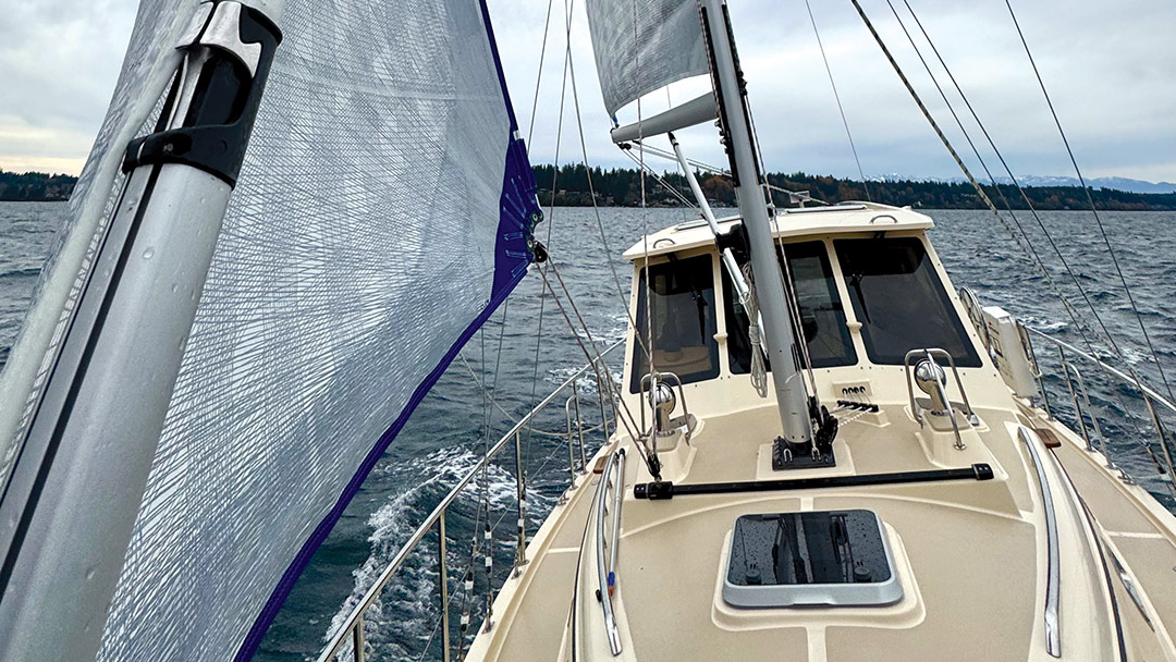 Boat Test: Island Packet 42 Motor Sailer - 48° North